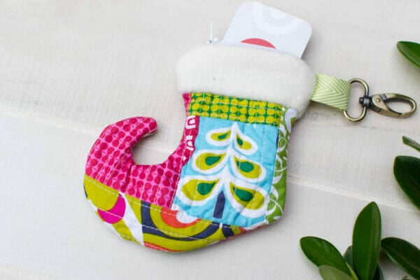 Sewing up Erin's Circle Zip Earbud Pouch Tutorial : SewCanShe Free ...