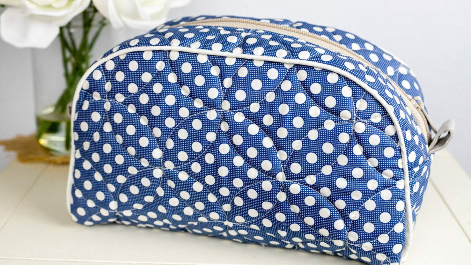 Sew a Clamshell Bag 2 Ways - plain or fancy! Free Sewing pattern