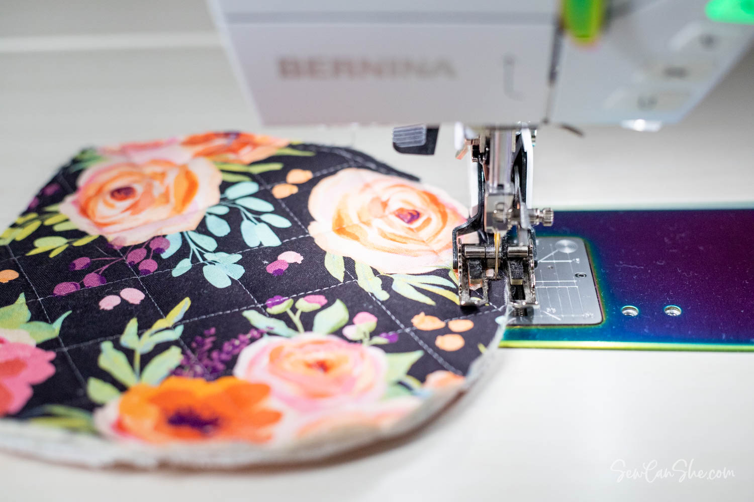 How to Sew Mini Oven Mitts: Free Sewing Pattern!