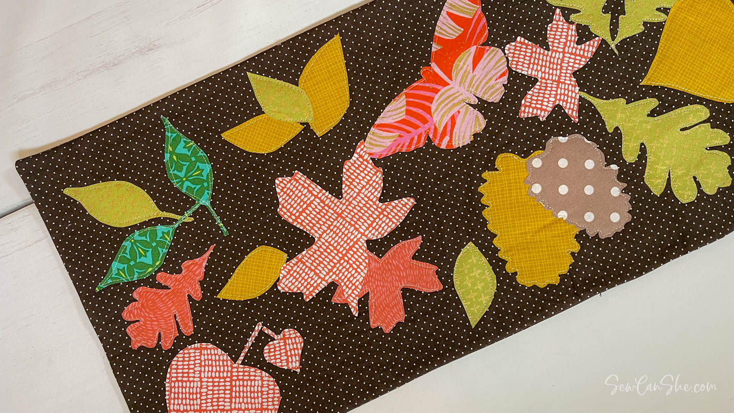Autumn Leaves Fall Table Runner: Free Sewing Pattern Autumn Leaves Fall Table Runner: Free Sewing Pattern