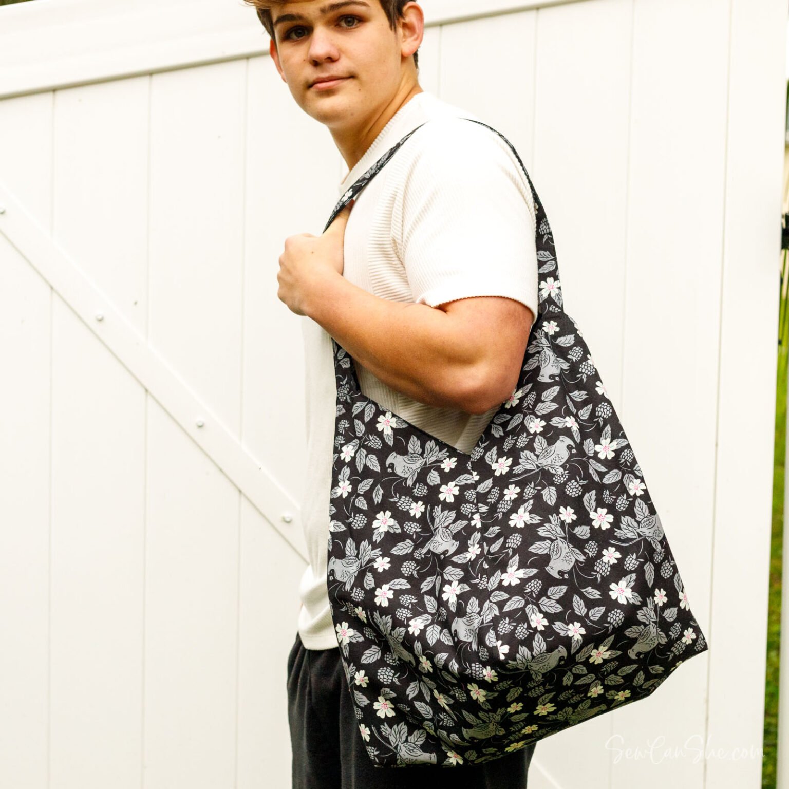 Simple Japanese Style Square Bag: Free Sewing Pattern in 2 Sizes