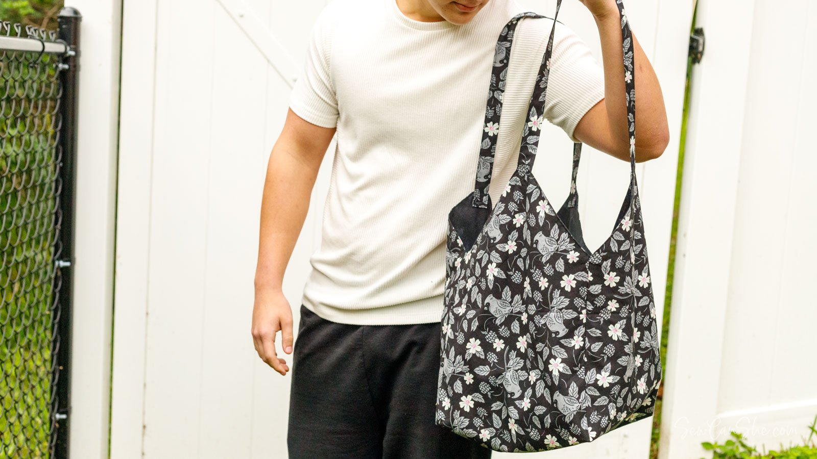 Simple Japanese Style Square Bag: Free Sewing Pattern in 2 Sizes