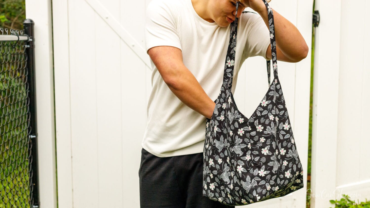 Simple Japanese Style Square Bag: Free Sewing Pattern in 2 Sizes