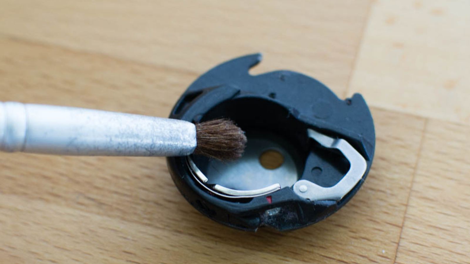 8 Steps to Cleaning a Sewing Machine *Correctly*