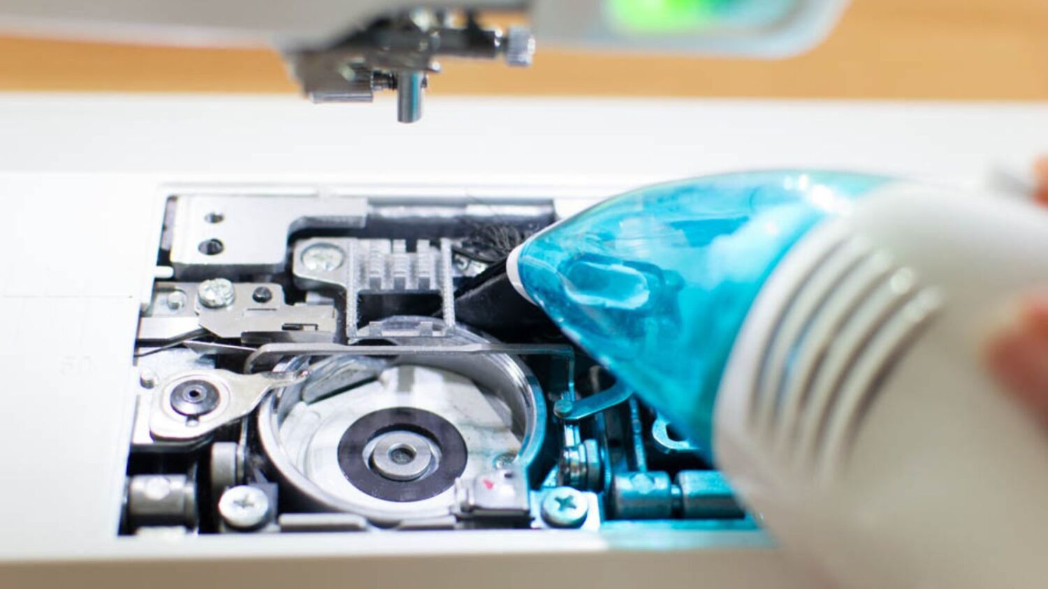 8 Steps to Cleaning a Sewing Machine *Correctly*