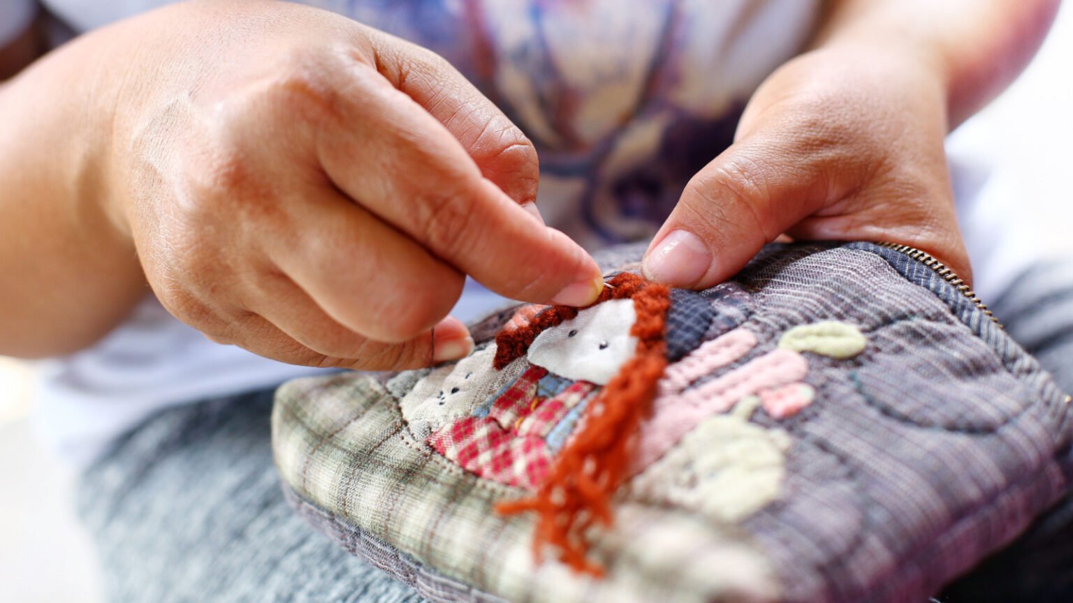 A Quilter's Art: 16 Enchanting Pieces of Japanese Bags and Pouches