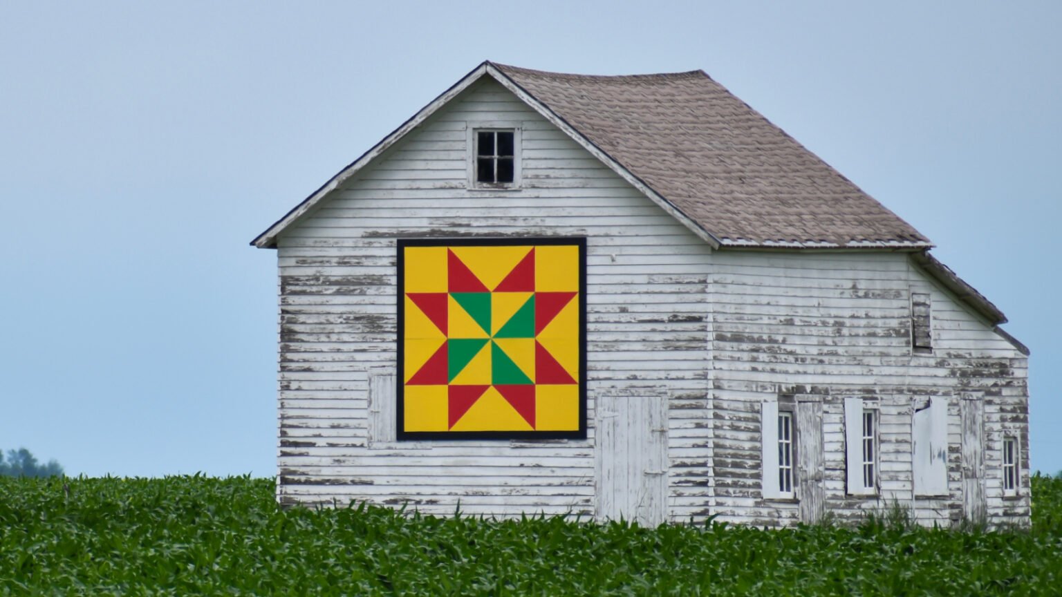 Tour 20 Enchanting Barn Quilts Across the United States