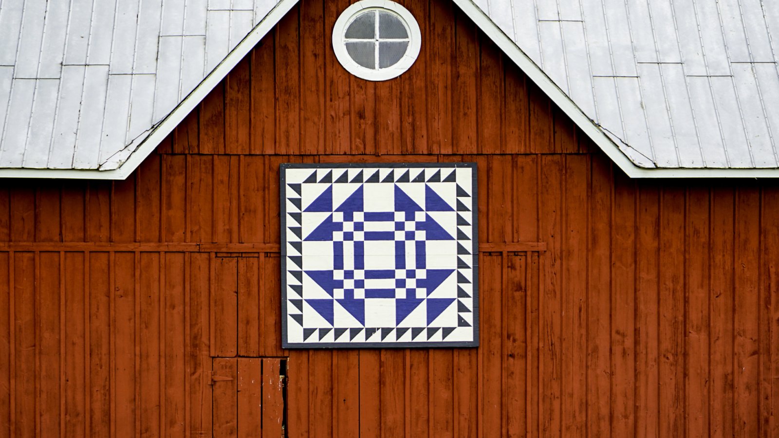 Tour 20 Enchanting Barn Quilts Across the United States