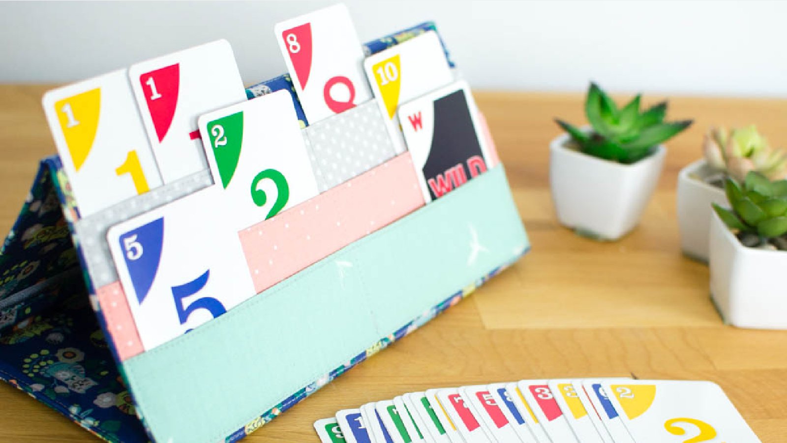 The Card Kitty: playing card holder for card games - free sewing Pattern