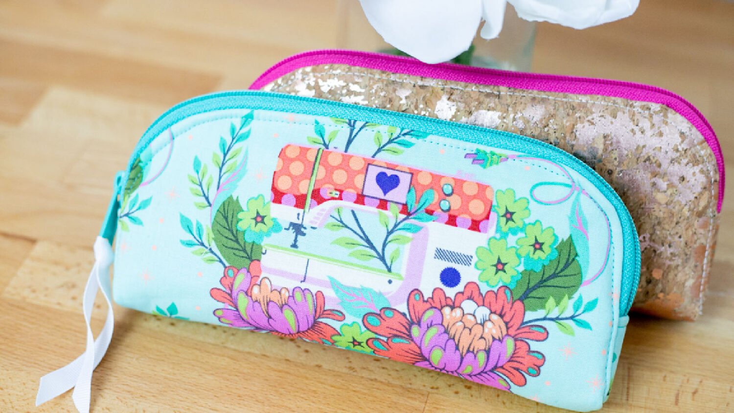 29 FREE & Easy Pencil Pouch Patterns for Back to School!