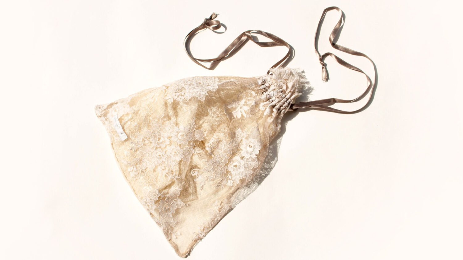 19 Beautiful Gifts to Sew for a Bride-to-Be