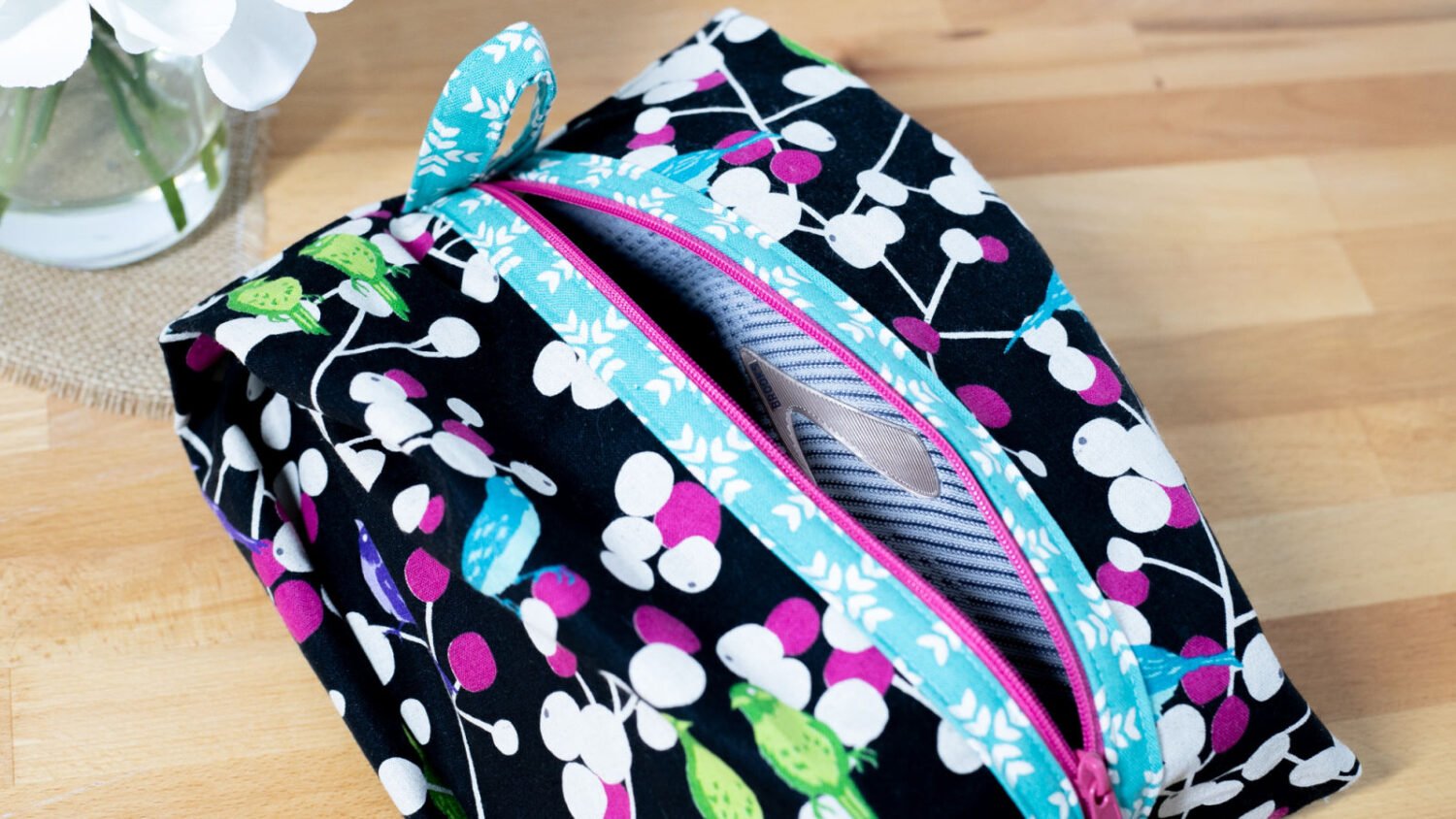 45 Free Zipper Bag Patterns that You can Easily Make!