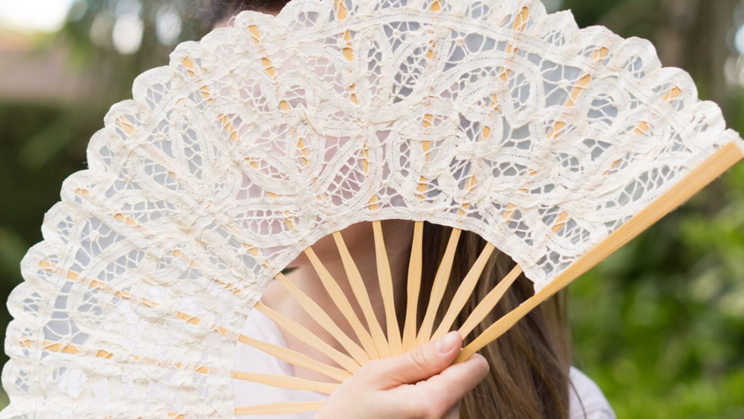 19 Beautiful Gifts to Sew for a Bride-to-Be