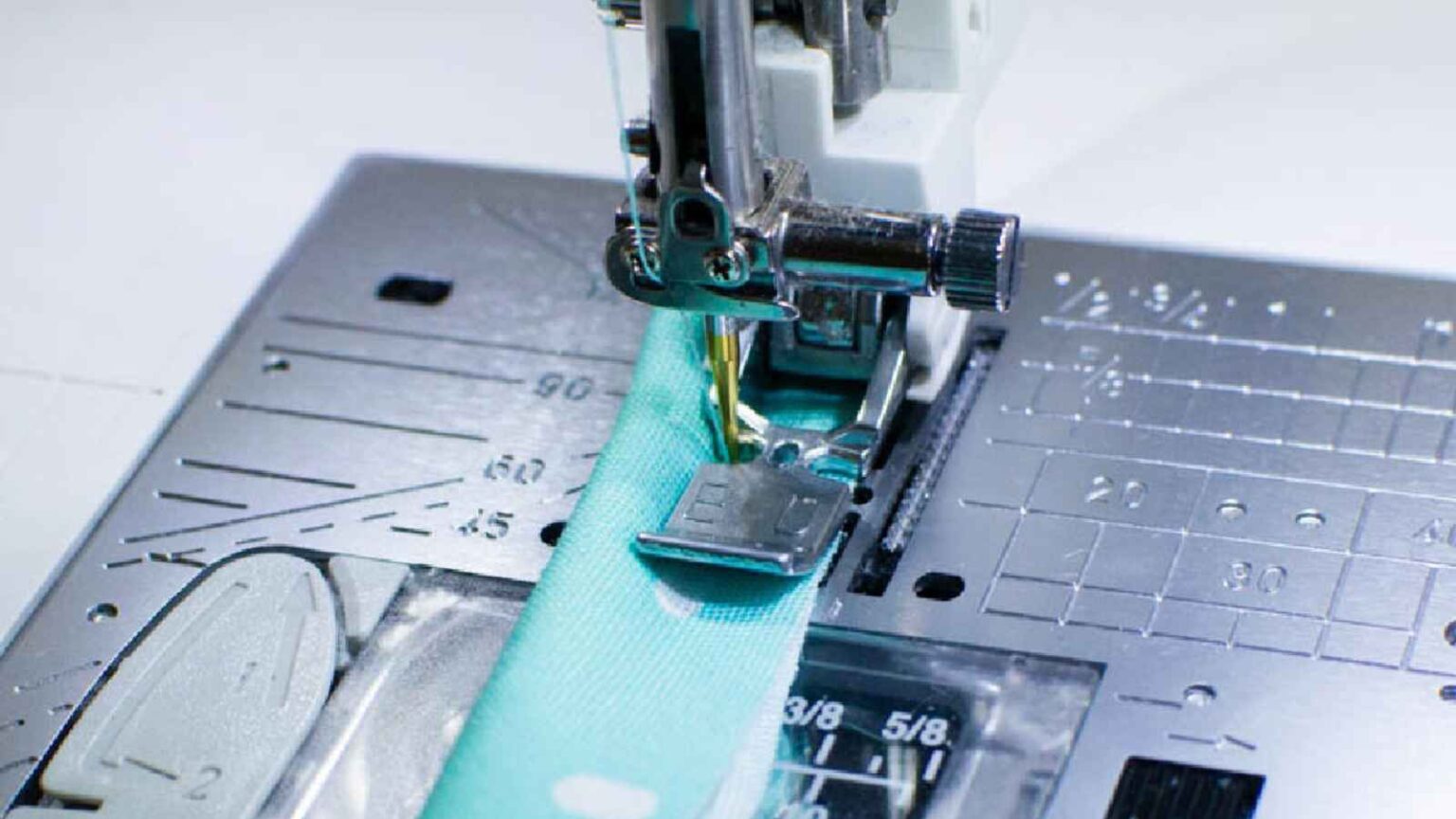 How to use the Presser Feet That Came with Your Sewing Machine: 15 Feet ...